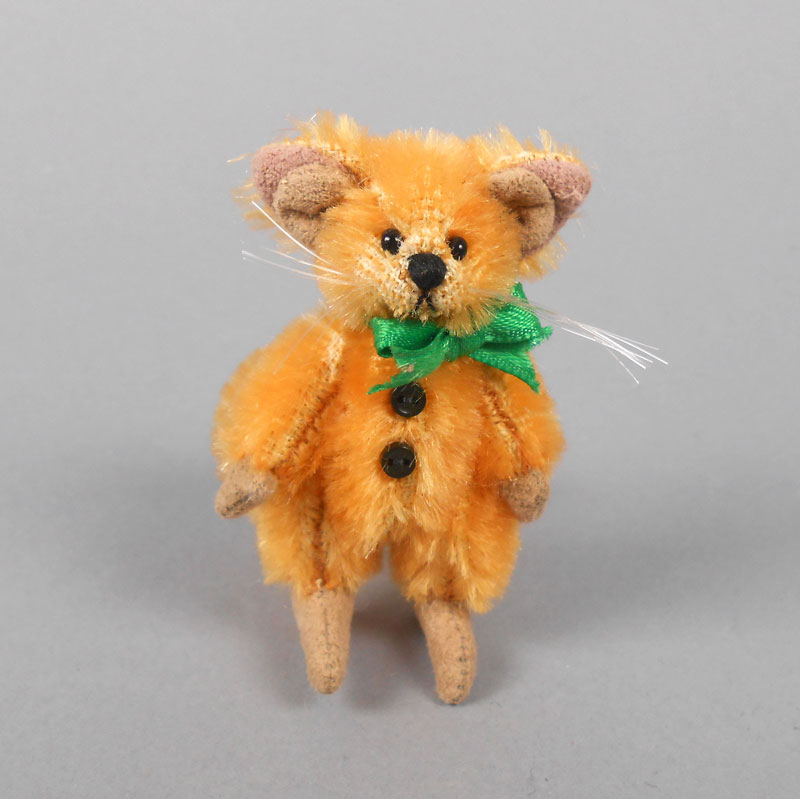 Deb Canham Miniature Teddy Bears